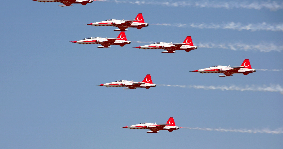 Spectacol aviatic în Capitală | Digi24
