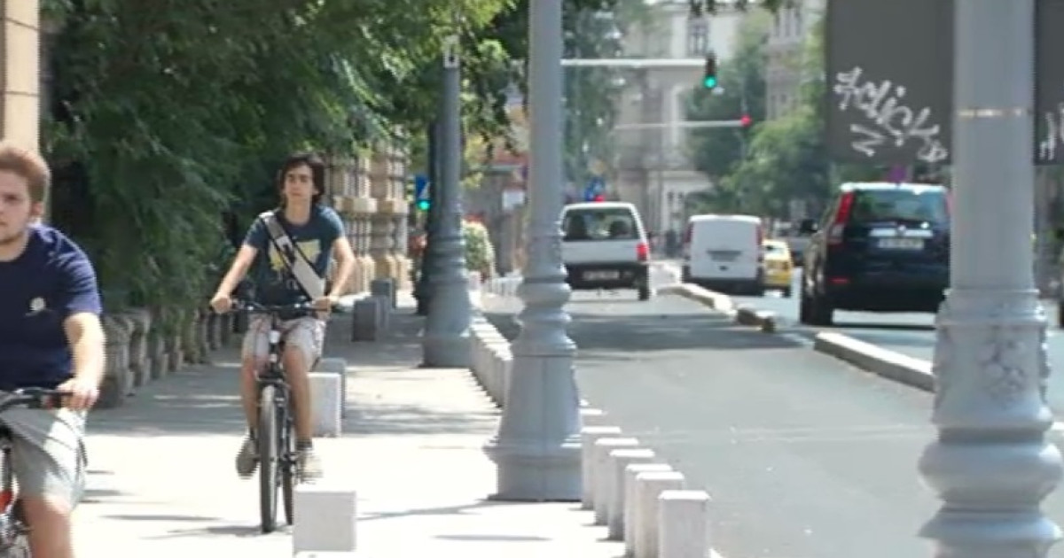 Pistele de biciclete de pe Calea Victoriei, locuri de parcare pentru ...