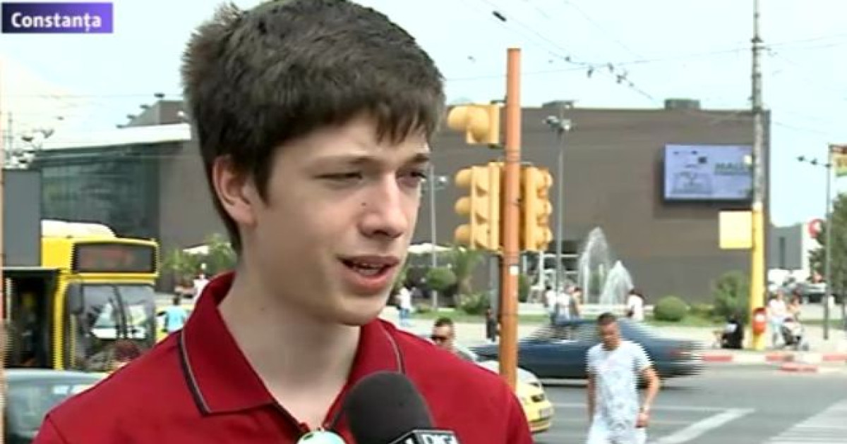 Erou la 17 ani. Răzvan Azamfirei a resuscitat un bărbat până la sosirea ...