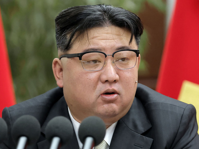 De ziua lui Kim Jong Un, nord-coreenii au fost obligaţi să-i jure ...