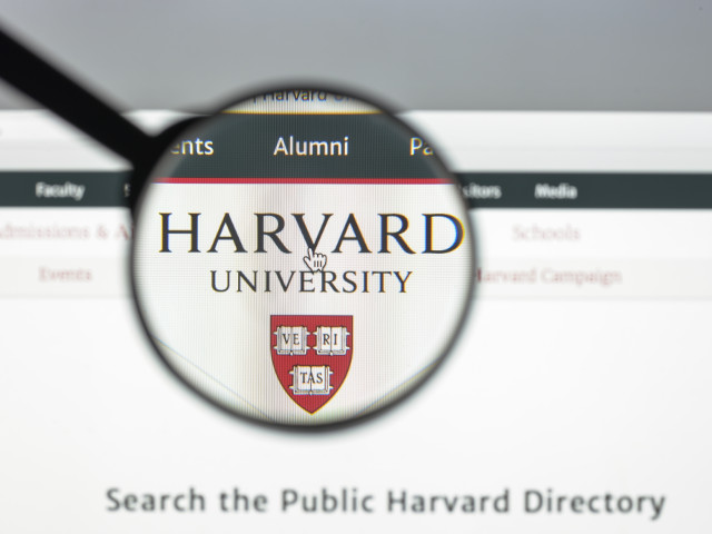 Un român, absolvent de Harvard, critică BAC-ul românesc: „E foarte mult ...