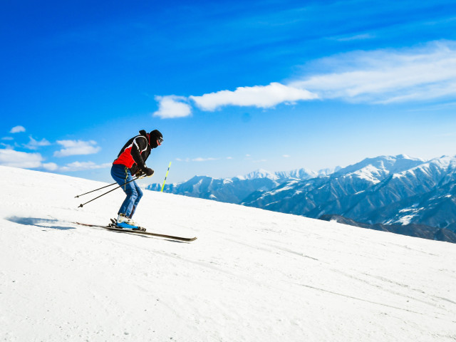 Sfaturile salvamontiştilor pentru schiorii care aleg să meargă la munte ...