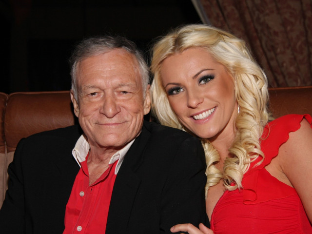 Crystal, văduva lui Hugh Hefner, a fost cerută în căsătorie la opt ani ...