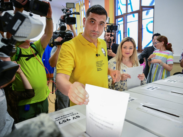 George Simion, despre casele de 35.000 de euro: "A fost forma noastră ...