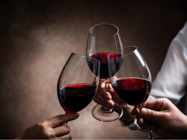 Pericolul din spatele consumului de alcool. Oamenii de știință: „Este ...