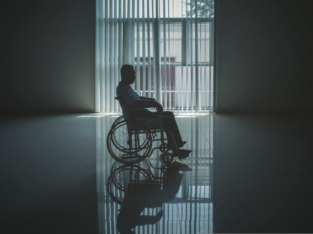 Dosarul centrelor în care bătrâni şi persoane cu dizabilităţi erau ...