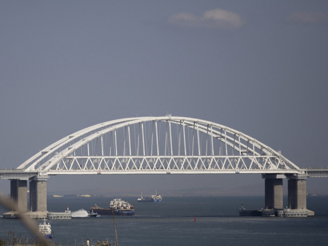 Rusia va scufunda feriboturi în strâmtoarea Kerci pentru a proteja ...