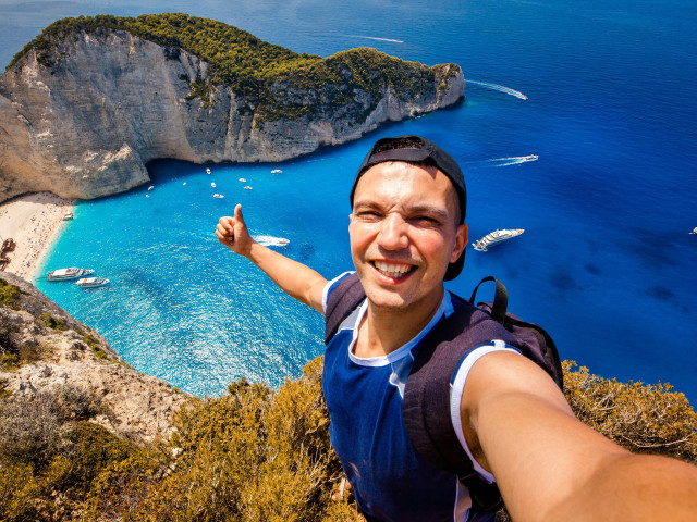 Cât de periculoase pot fi selfie-urile! Un studiu arată că peste 370 de ...