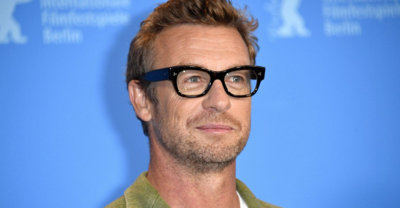 "Mentalistul" Simon Baker se iubește cu o femeie mai tânără decât fiica ...