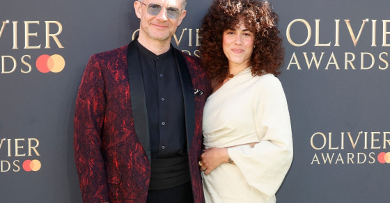 Martin Freeman, hiponitizat de iubita lui mai tânără cu 23 de ani decât ...