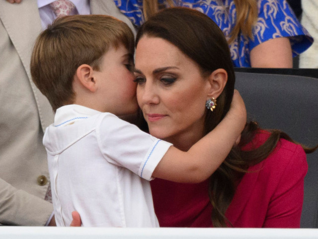 Prințul Louis a împlinit 7 ani, iar prințesa Kate a marcat momentul cu ...