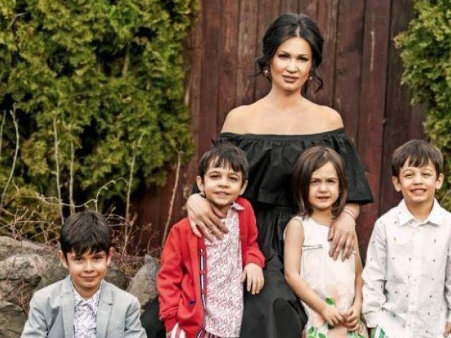 Imagini noi și rare cu toți cei patru copii ai Nicoletei Luciu. Fiul ... Imagini noi și rare cu toți cei patru copii ai Nicoletei Luciu. Fiul ...