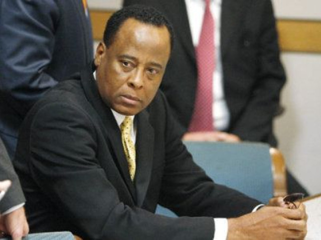 Conrad Murray& Michael Jackson si-a injectat singur anestezicul fatal