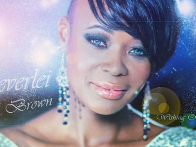 Beverley Brown isi lanseaza astazi videoclipul piesei "Wishing on a star"&