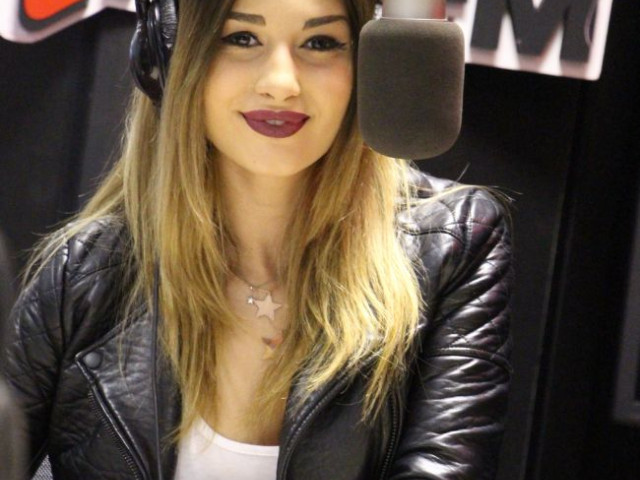 TOT ce are Alina Eremia in poseta si cum reactioneaza la &&& gadilat ...