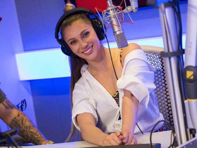 &EstiBineAcasa & Lora& Din vacanț&& în carantin& cu o nou& familie& în Bali