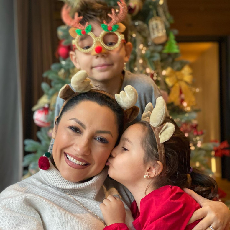 Galerie Foto: Voce de înger& Eva M&ruț& a moștenit talentul mamei& Cât ...