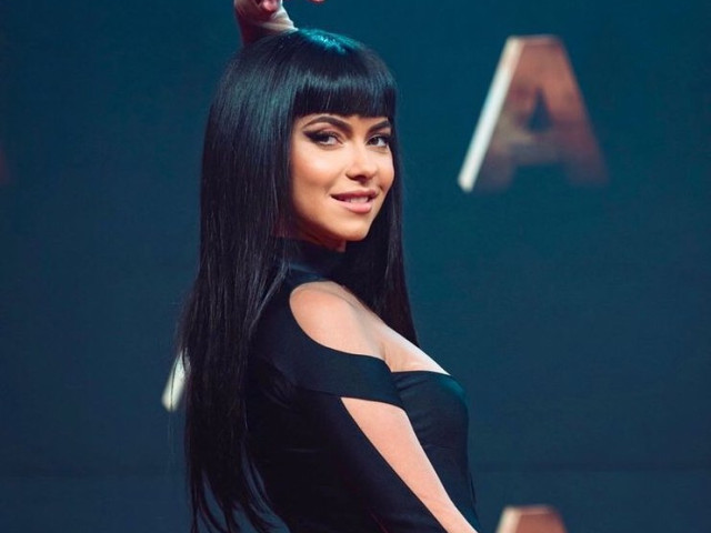 Inna& într-un body extrem de îndr&zneț& Fotografia artistei a strâns ...