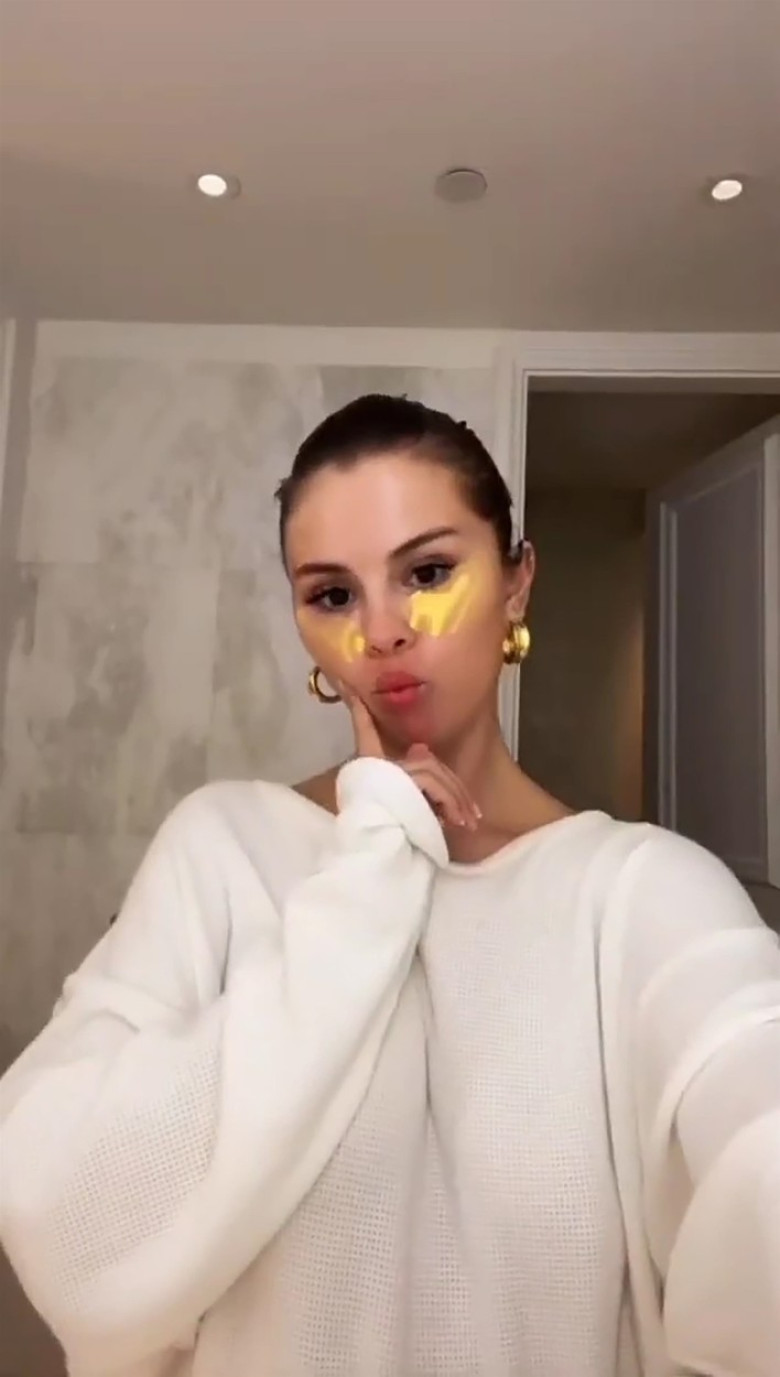 Galerie Foto Selena Gomezand Acuzatand Cand O Ironizeazand Pe Hailey Bieber