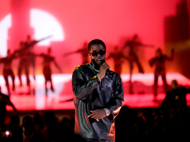 Sean „Diddy” Combs a devenit tat& pentru a &aptea oar&& Ce nume a ...