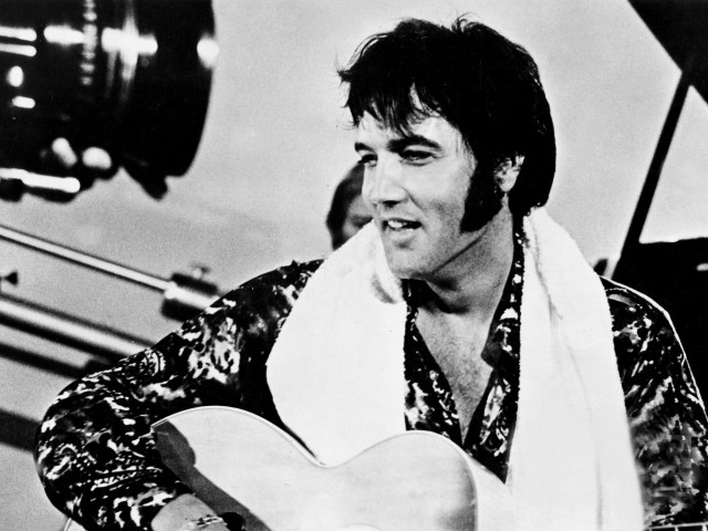 Elvis Presley& de la celebritate absolut& la dec&dere& Ce ar fi produs ...