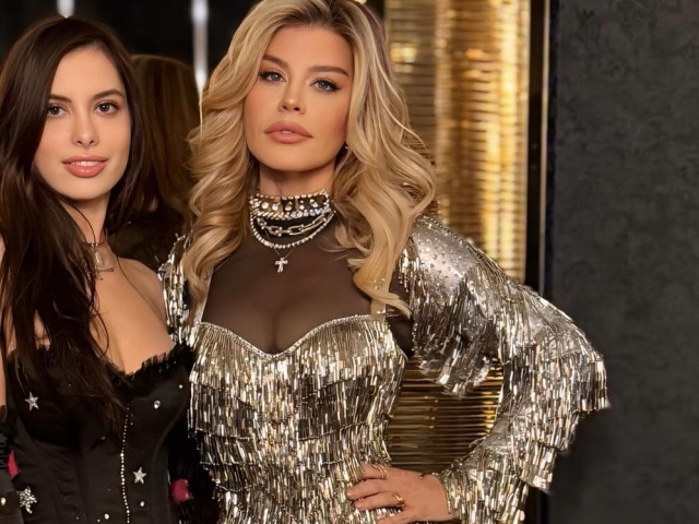 Loredana Groza& nespus de mândr& de fiica sa& Elena& transformat& în model& a pozat într-o ...