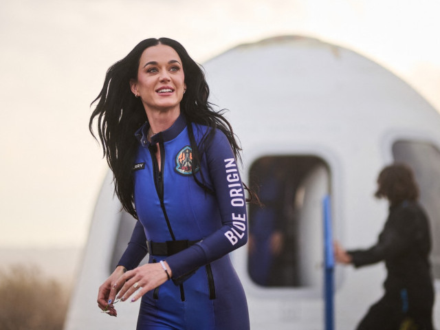 Ce a luat Katy Perry cu ea în capsula care a dus-o în spațiu& A vrut s ...