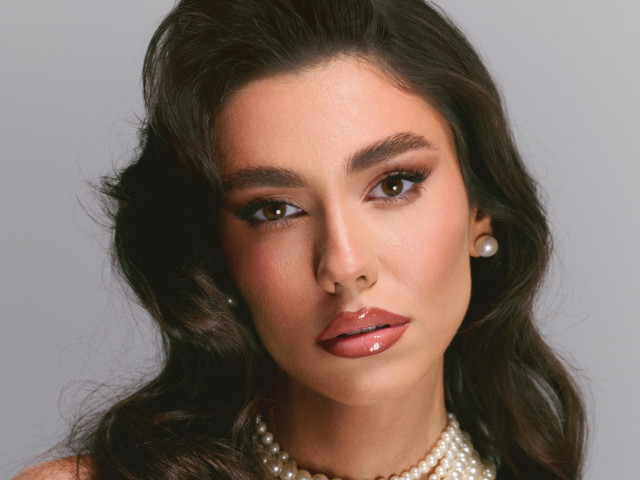 Mira& mesaj de la Andreea B&nic&& dup& ce a pozat în body decoltat și ...