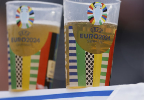 Russell Crowe, chel si cu zeci de kilograme in plus. Actorul este greu ...