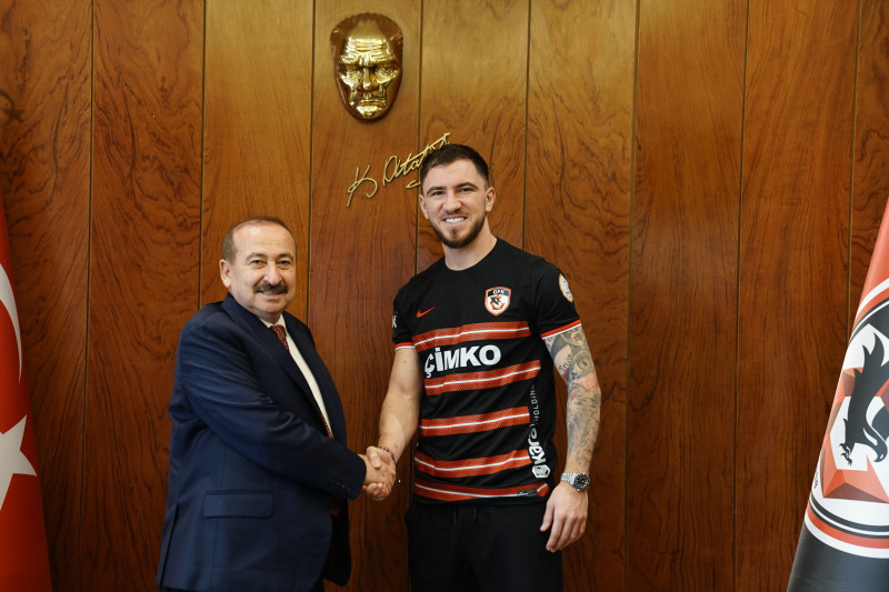 GALERIE FOTO: Primele imagini cu Deian Sorescu sub comanda lui Marius ...