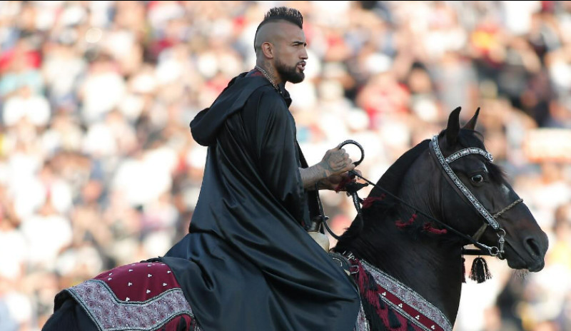 GALERIE FOTO: Prezentarea inedită a lui Arturo Vidal. A ajuns cu ...