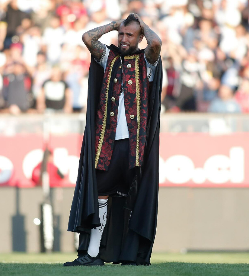 GALERIE FOTO: Prezentarea inedită a lui Arturo Vidal. A ajuns cu ...