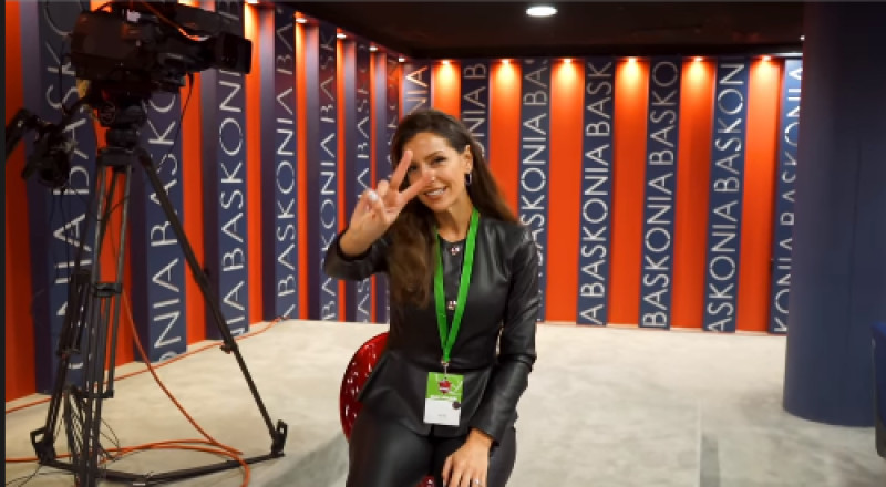 GALERIE FOTO: Jurnalista Simona Țăranu a fost în tribune la Alaves ...