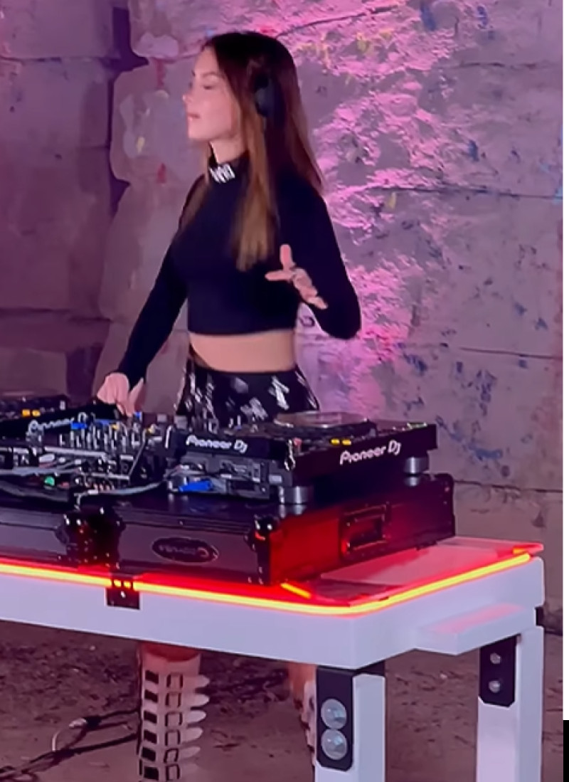 GALERIE FOTO: După umilința trăită peste Ocean, românca numită ”cea mai ...