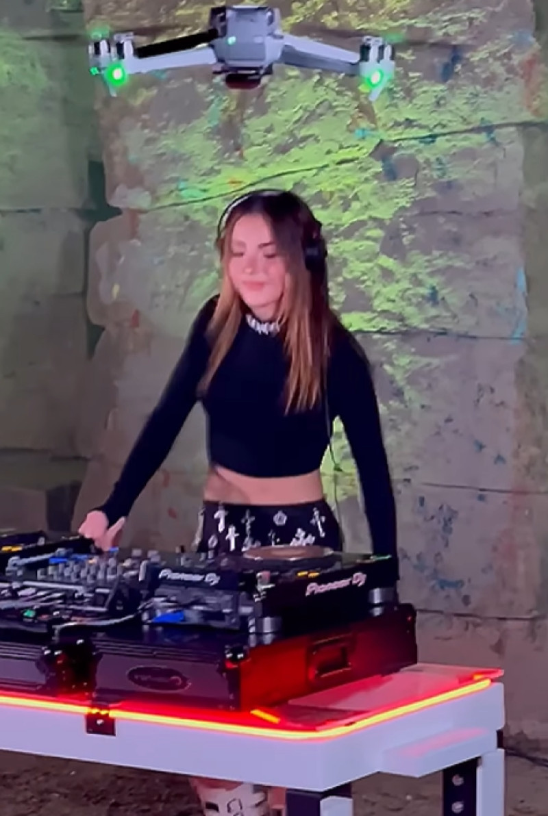 GALERIE FOTO: După umilința trăită peste Ocean, românca numită ”cea mai ...