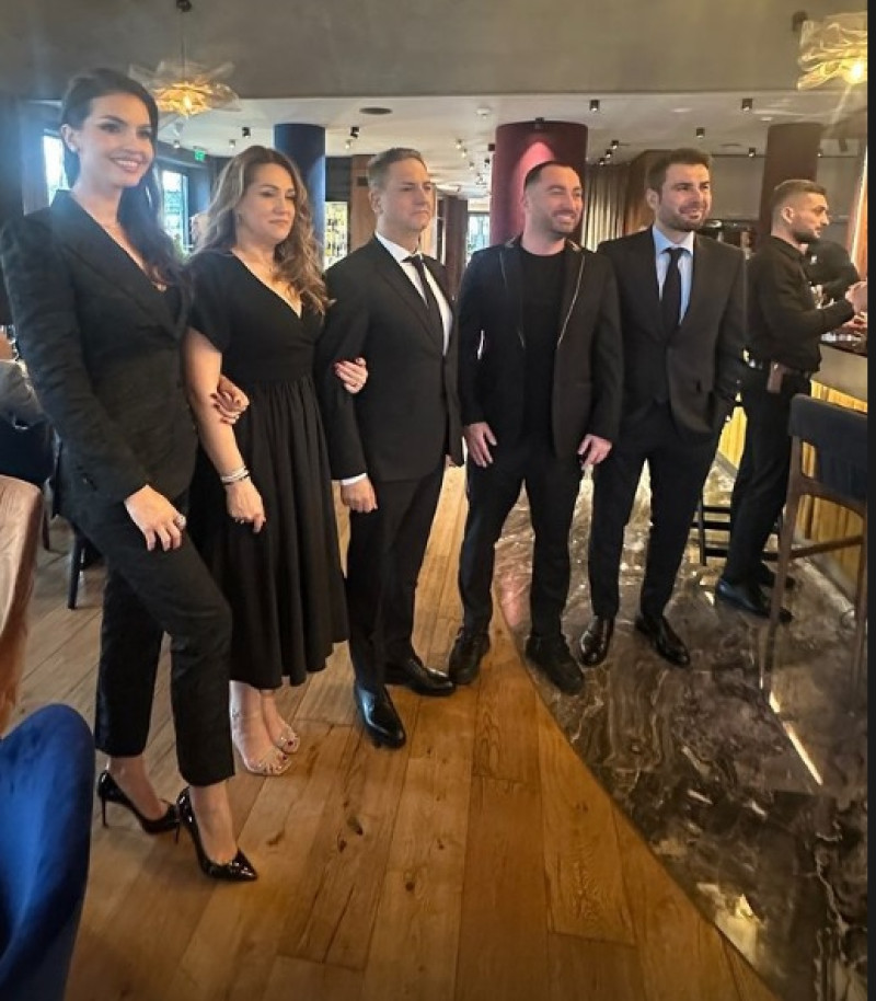 GALERIE FOTO: Reunire de familie. Cum arată Adriana Mutu la 18 ani ...