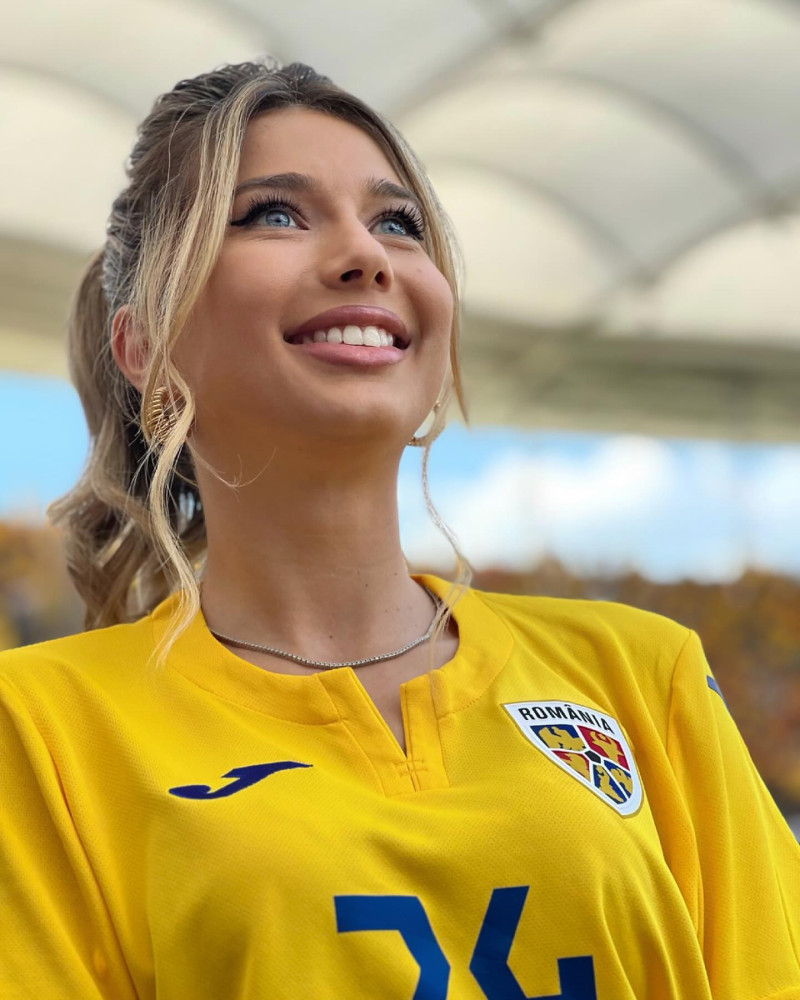 GALERIE FOTO: ”Ce au făcut românii, suporterii?”. Maria Iordănescu a ...
