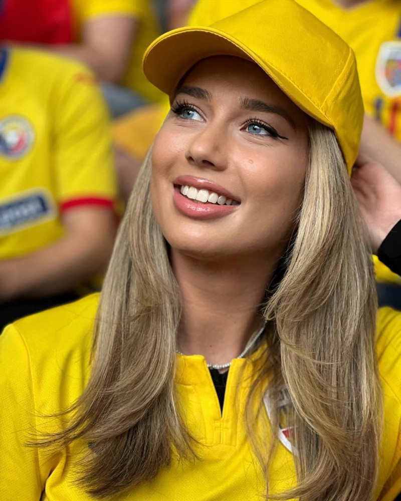 GALERIE FOTO: Clipe ”de coșmar” pentru Maria Iordănescu pe străzile din ...