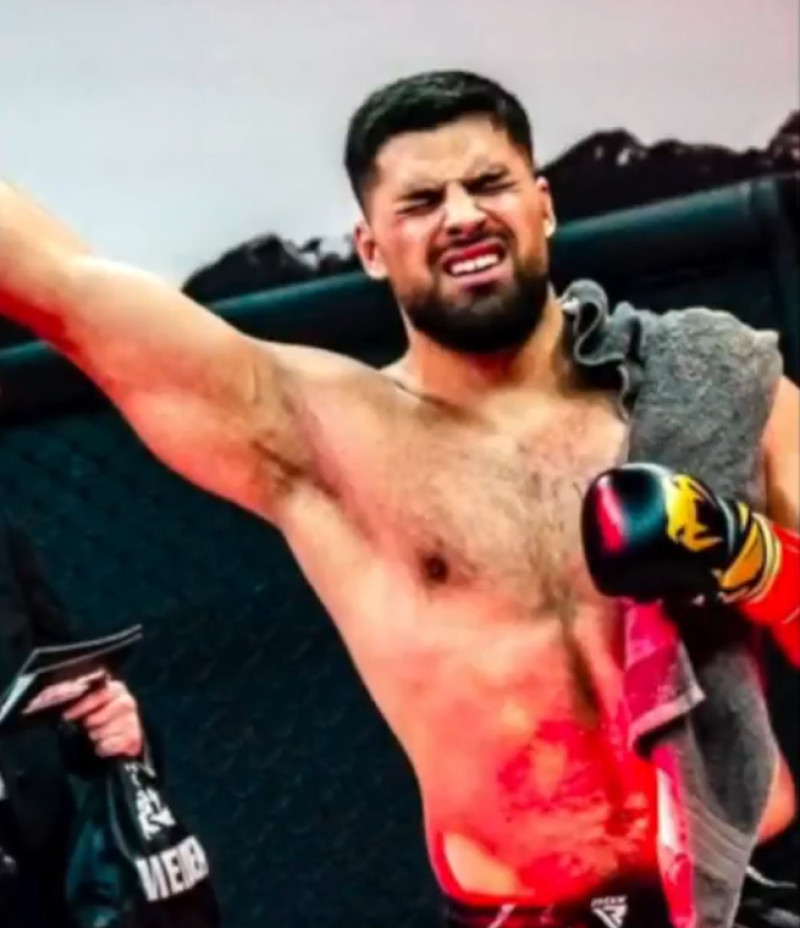 GALERIE FOTO: "Escrocheria secolului". A câștigat centura, dar ...