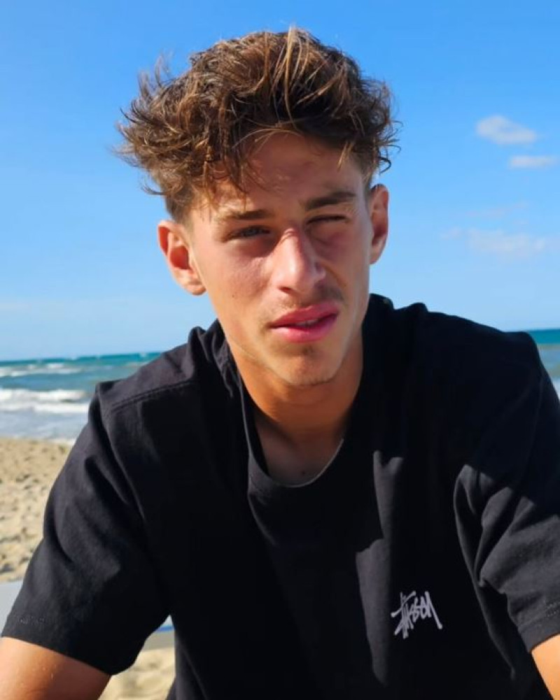 GALERIE FOTO: Cine e Jason Kodor, atacantul dorit de Gigi Becali la ...