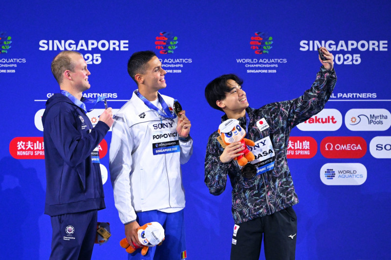 GALERIE FOTO: Au apărut imaginile! Ce a făcut americanul învins dramatic de David Popovici, după ...