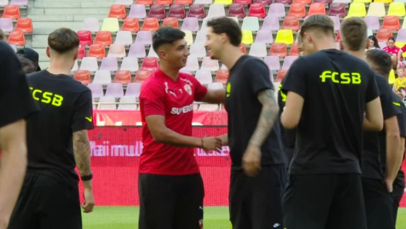 GALERIE FOTO: Ilie Dumitrescu știe de ce Vlad Chiricheș a fost trimis pe banca de rezerve la ...