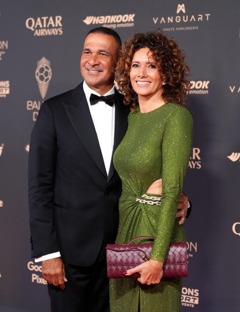 GALERIE FOTO: Nu s-a abținut după gala Balonului de Aur: ”Lumea ...