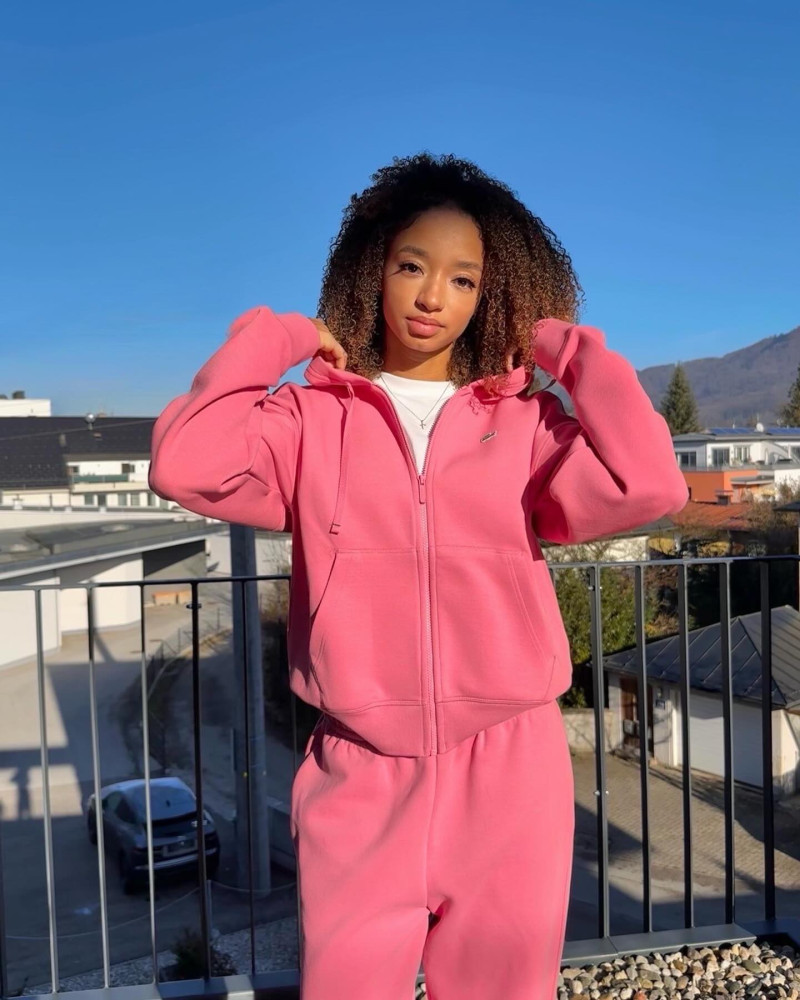 GALERIE FOTO: La 21 de ani, fiica lui Ibrahim Dossey a făcut anunțul ...