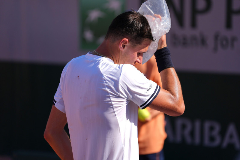GALERIE FOTO: Scene dramatice la Roland Garros! S-a prăbușit pe teren ...