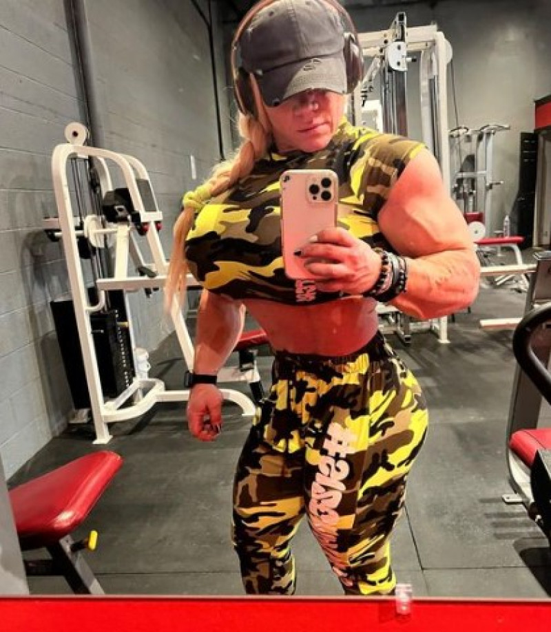 GALERIE FOTO: ”Femeia Hulk” a primit o propunere ieșită din comun: ”Nu ...