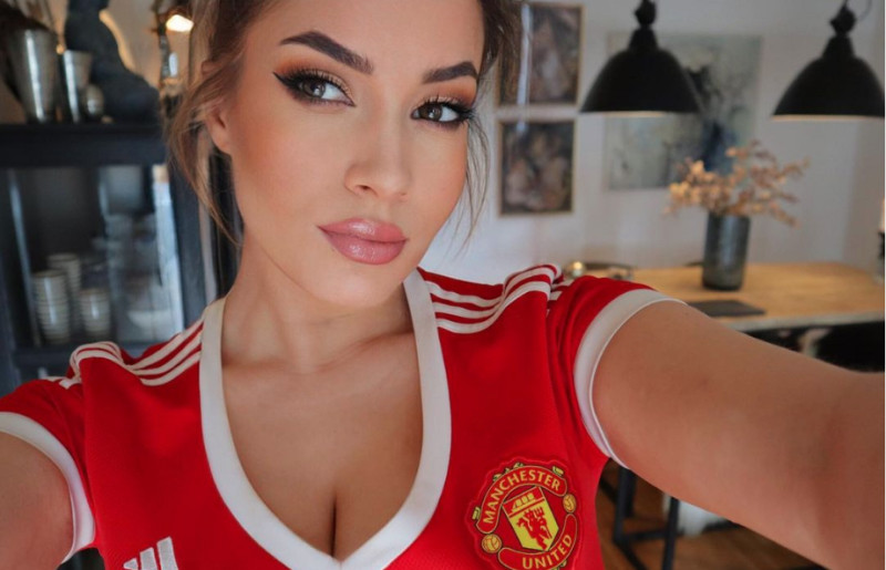 Galerie Foto ”cea Mai Sexy Fană” A Unei Echipe De La Cupa Mondială Cu