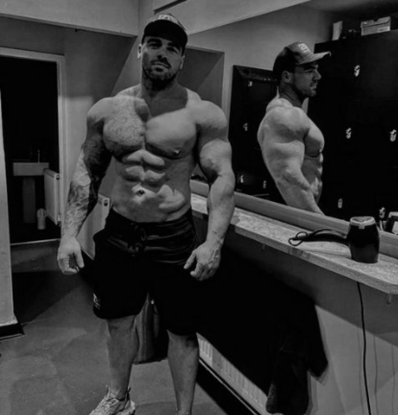 GALERIE FOTO: S-a lăsat de fotbal și e ”un pachet de mușchi”! A ...