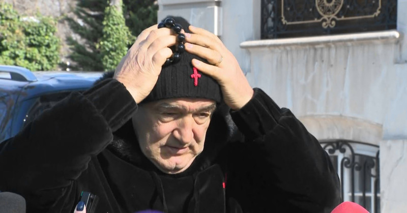 GALERIE FOTO: Anamaria Prodan, pe urmele lui Gigi Becali. În ce haine a apărut: "Credința o am ...