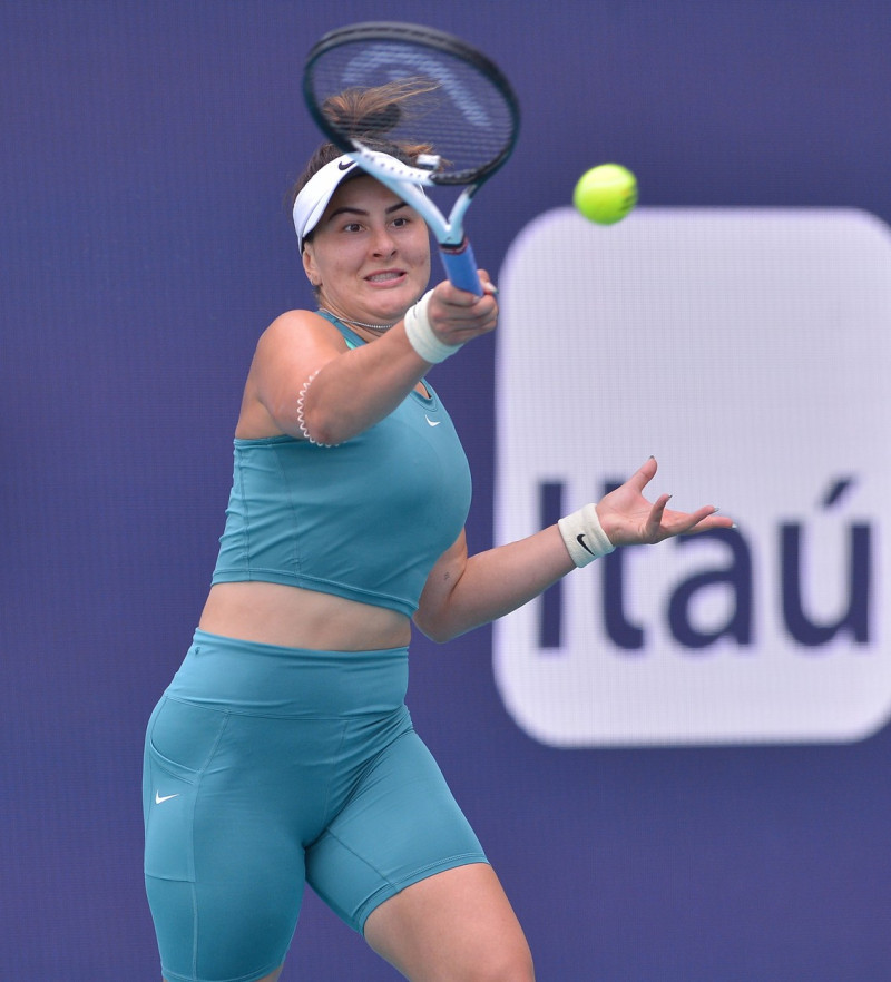 GALERIE FOTO: Surpriza de care a avut parte Bianca Andreescu la meciul ...